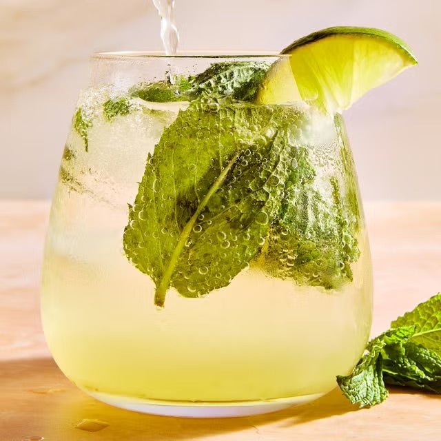 Hugo Spritz Cocktail - Un Sabor Refrescante de los Alpes